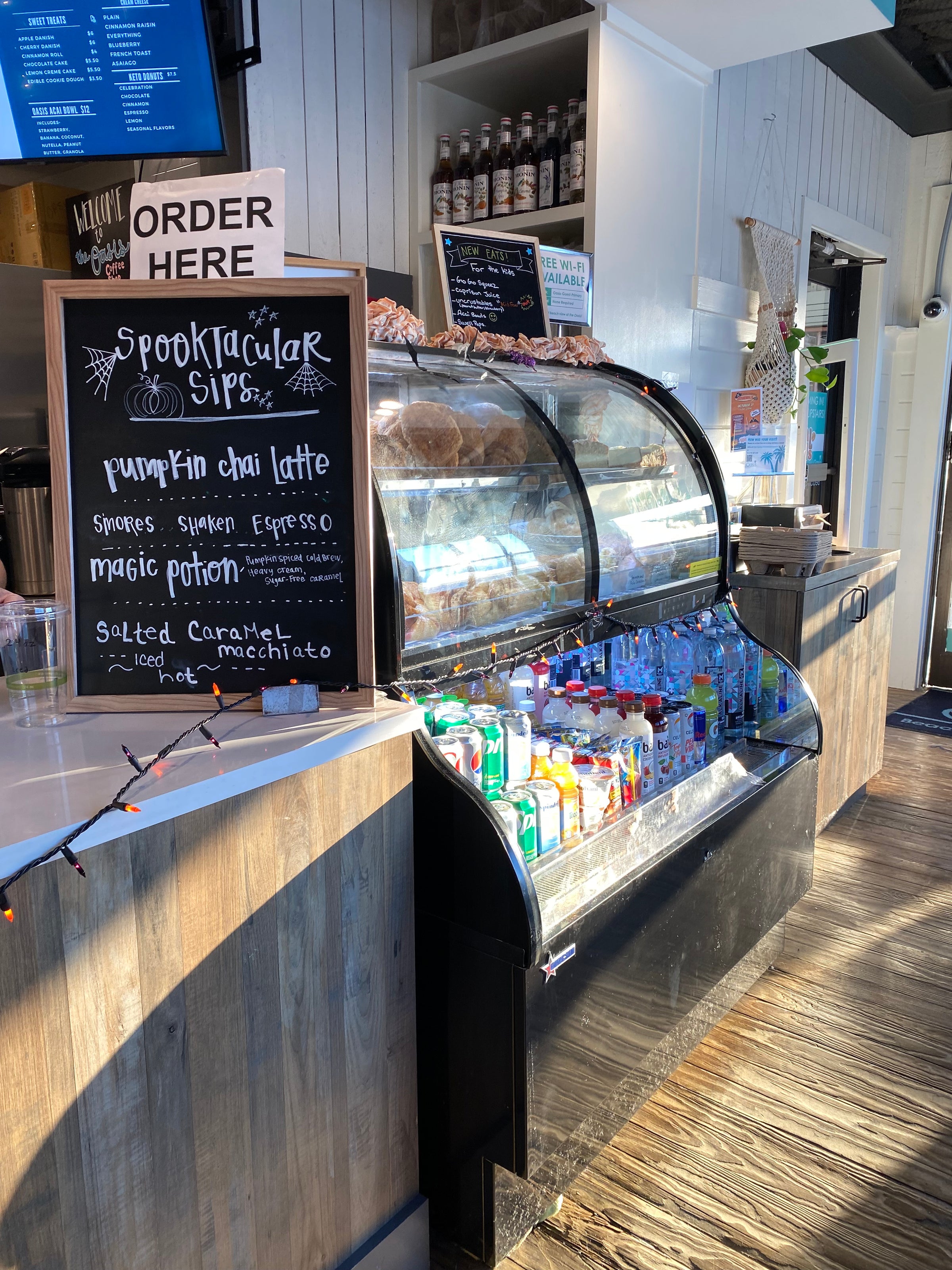 Oasis Cafe and Boutique on the Boardwalk - Coffee, Acai and Clothes ...